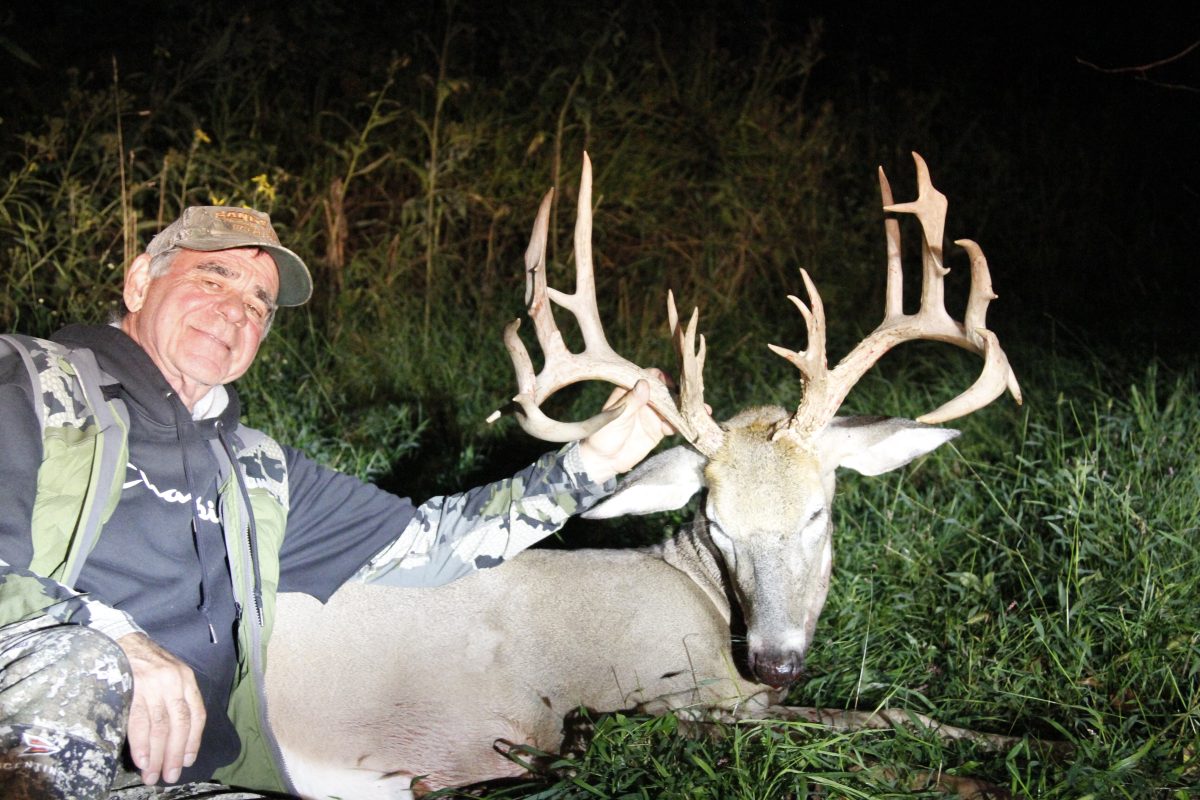 Ohio Trophy Whitetail Deer Guided Hunting Services - Extreme World ...